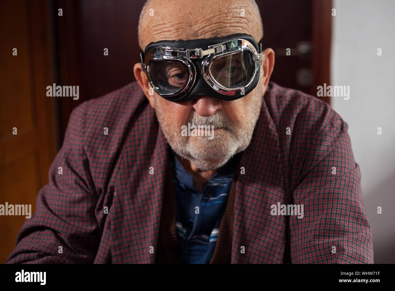 Man with goggles hi-res stock photography and images - Alamy