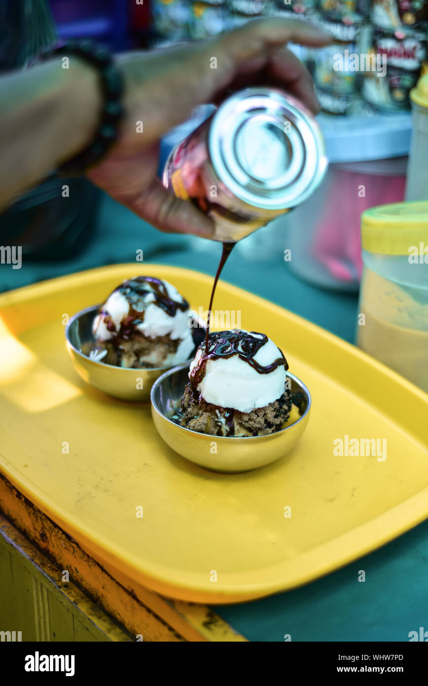 Pouring syrup container hi-res stock photography and images - Alamy