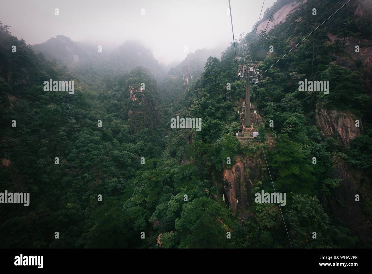 Huangshan mountain cable car hi-res stock photography and images - Alamy