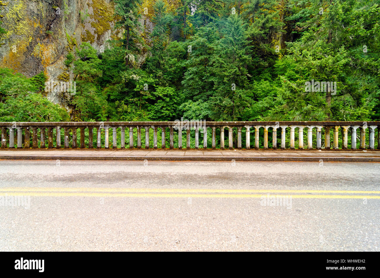 Highway railing hi-res stock photography and images - Alamy