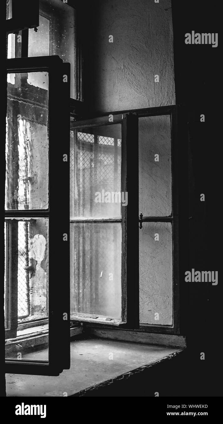 Window glass open hi-res stock photography and images - Alamy