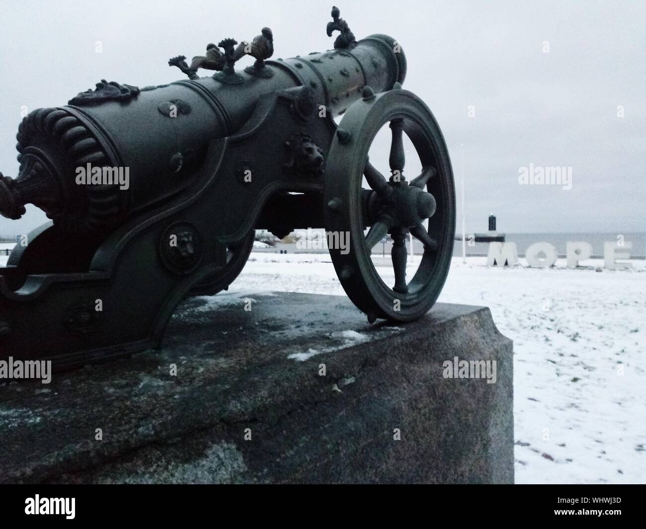 Sea cannon hi-res stock photography and images - Alamy