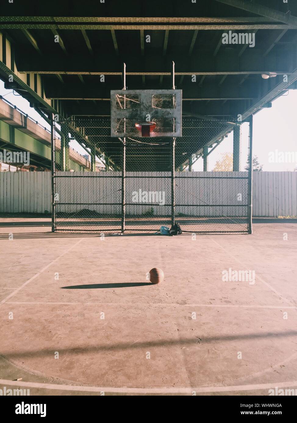 Empty basketball court hi-res stock photography and images - Alamy