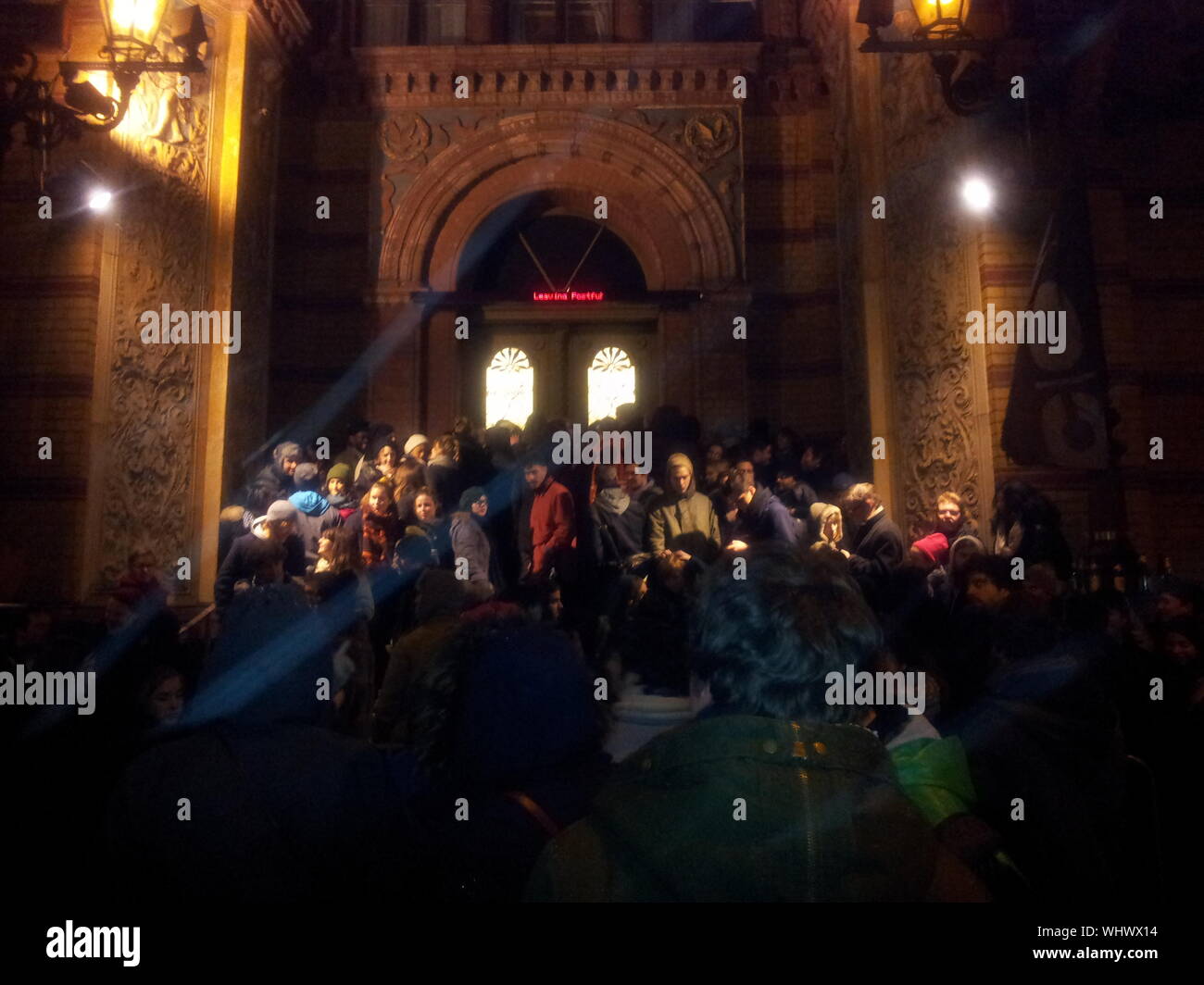 Crowd waiting for concert hi-res stock photography and images - Alamy