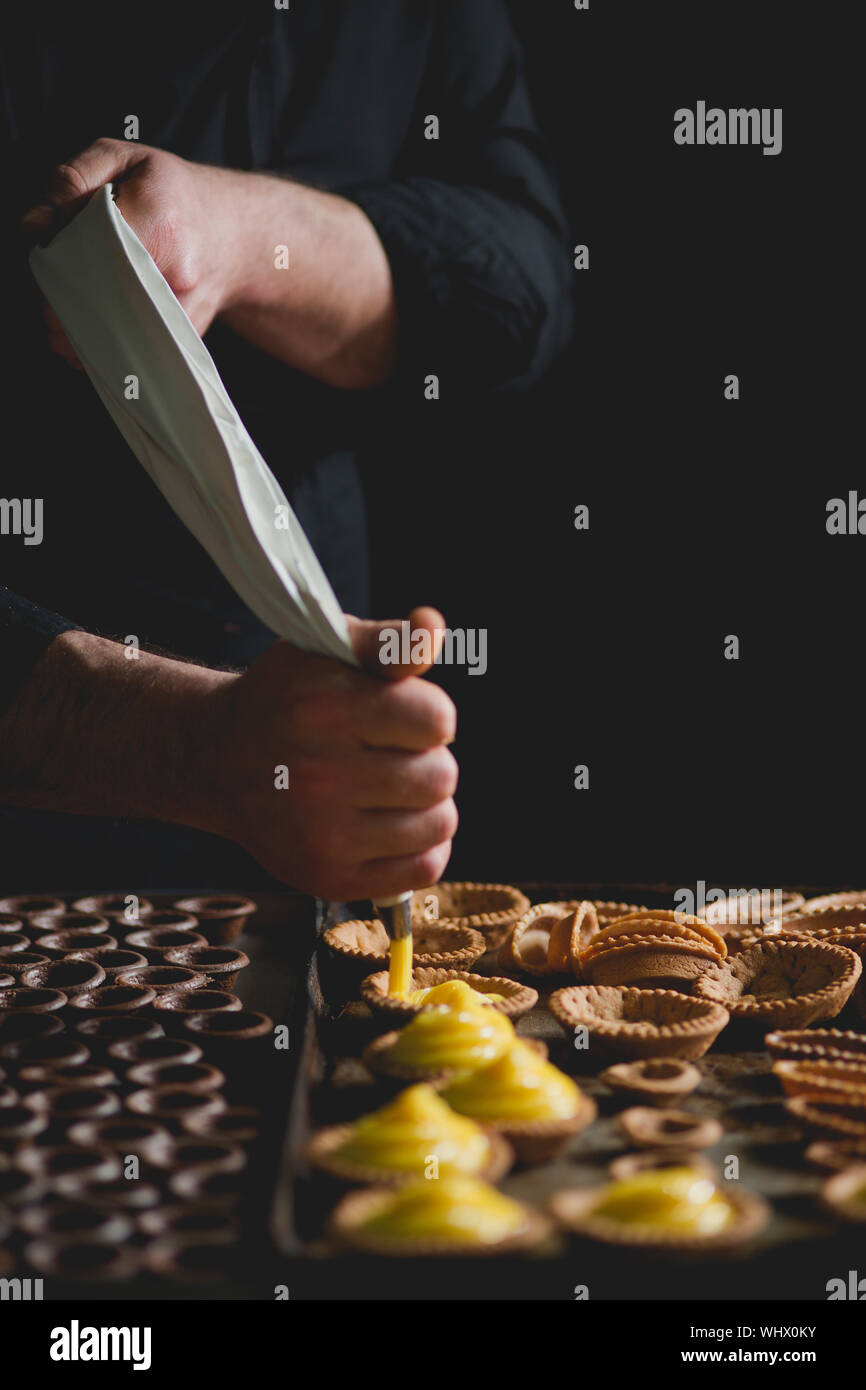 Piping bag food hi-res stock photography and images - Alamy