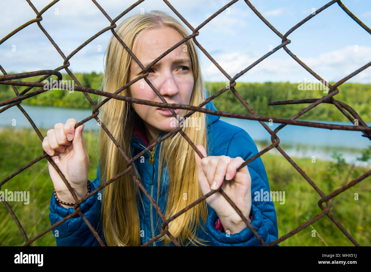 Chainlink fence hi-res stock photography and images - Alamy