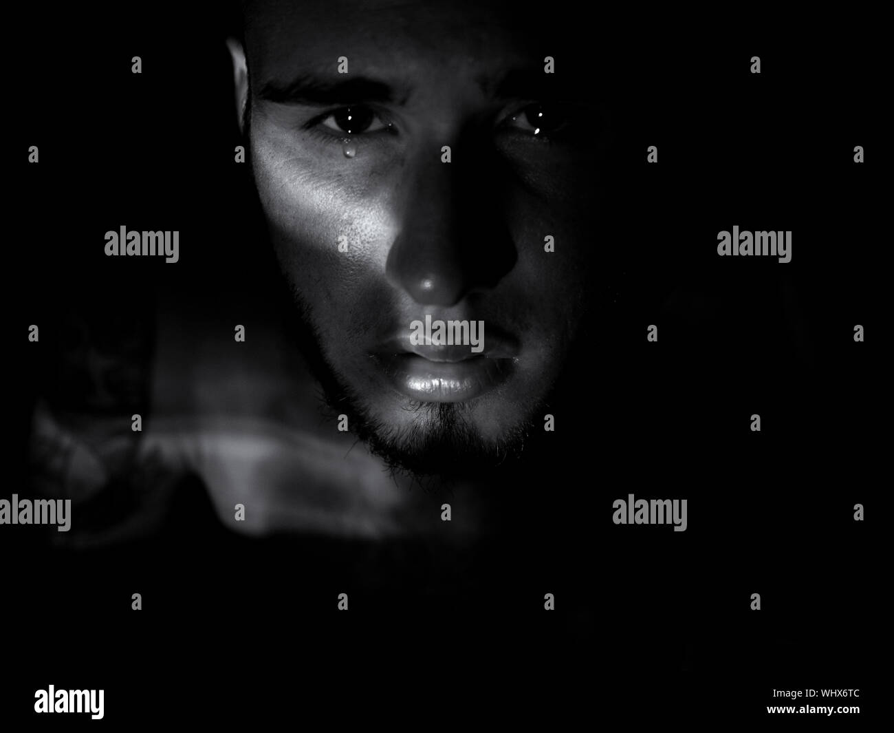 Crying black man hi-res stock photography and images - Alamy