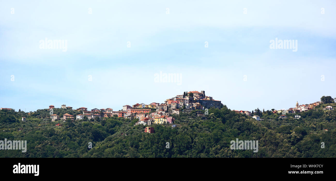 Traditional italian village hi-res stock photography and images - Alamy