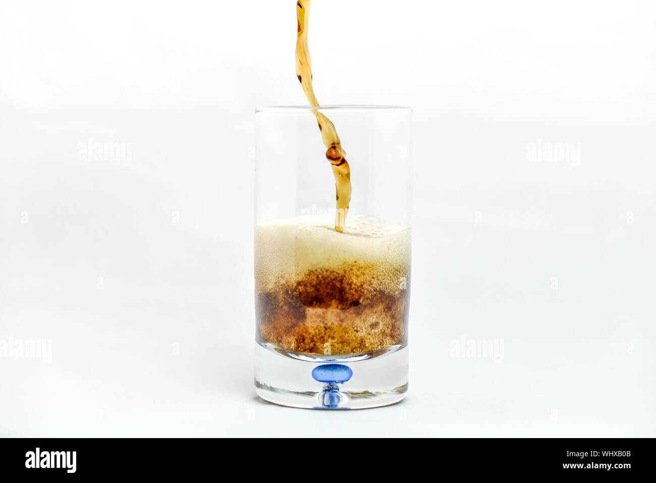 Pouring cola hi-res stock photography and images - Alamy
