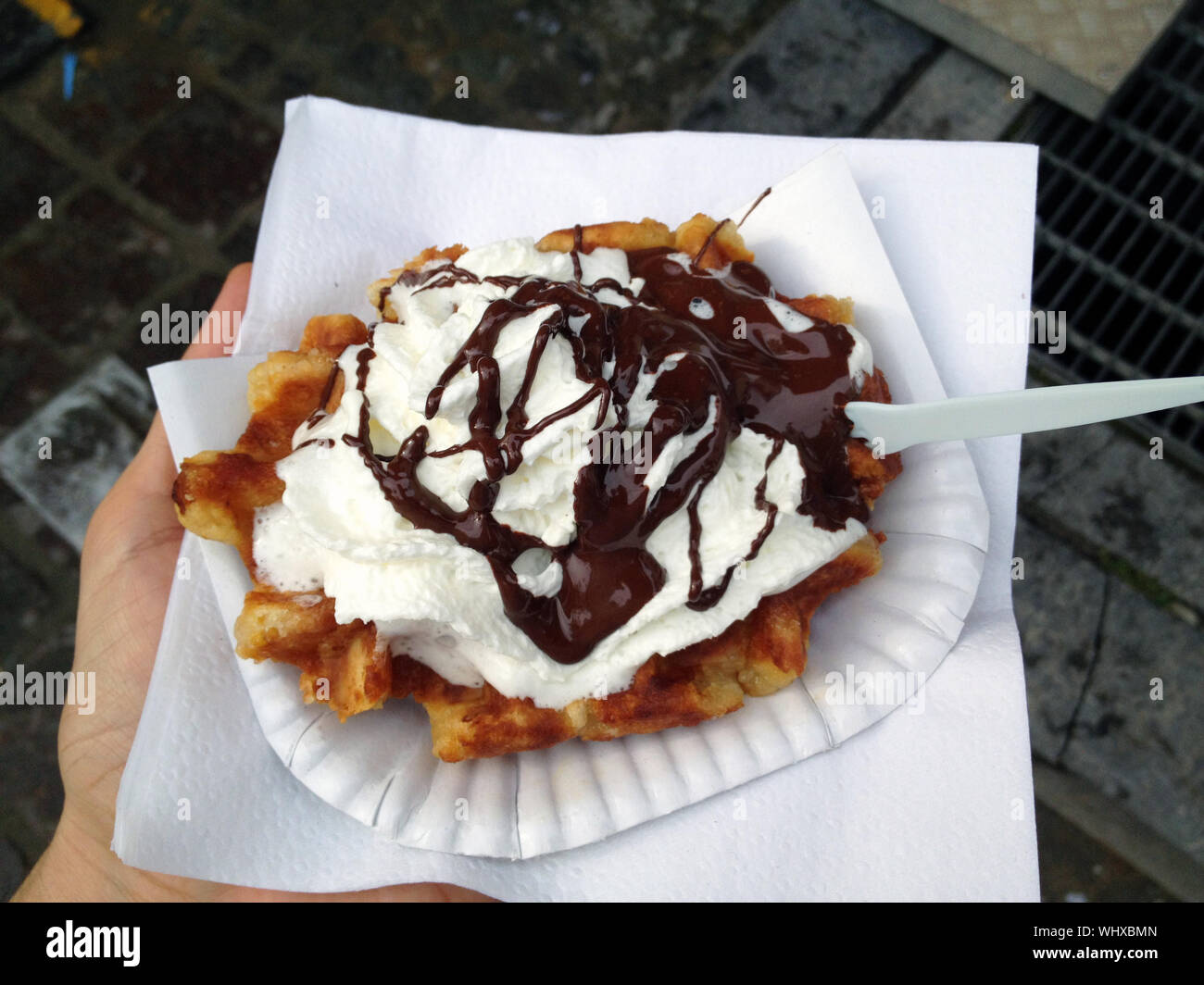 Cream waffle paper hi-res stock photography and images - Alamy
