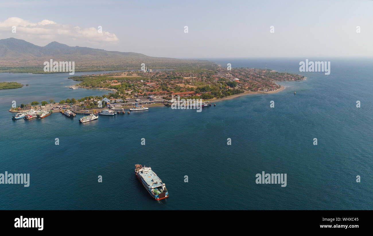 Indonesia passenger ferries hi-res stock photography and images - Alamy