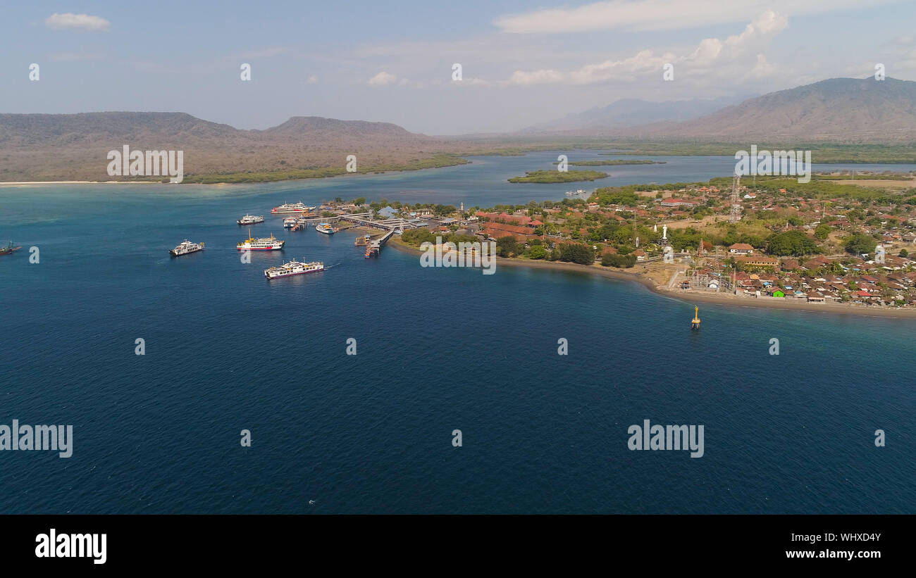Indonesia passenger ferries hi-res stock photography and images - Alamy