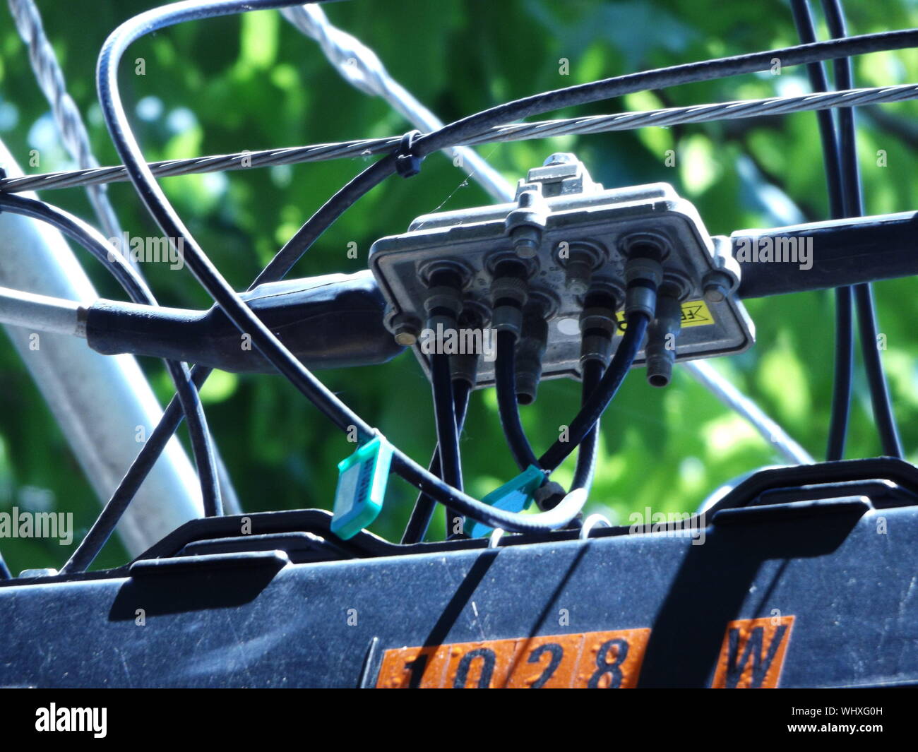 Cables connection hi-res stock photography and images - Alamy