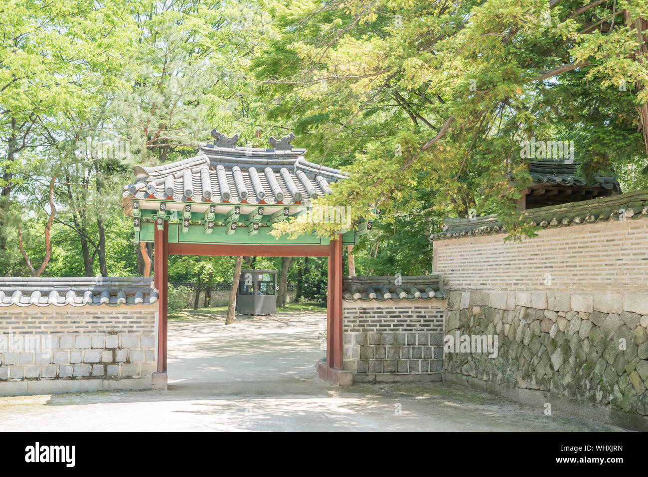 Entrance to changdeokgung hi-res stock photography and images - Alamy