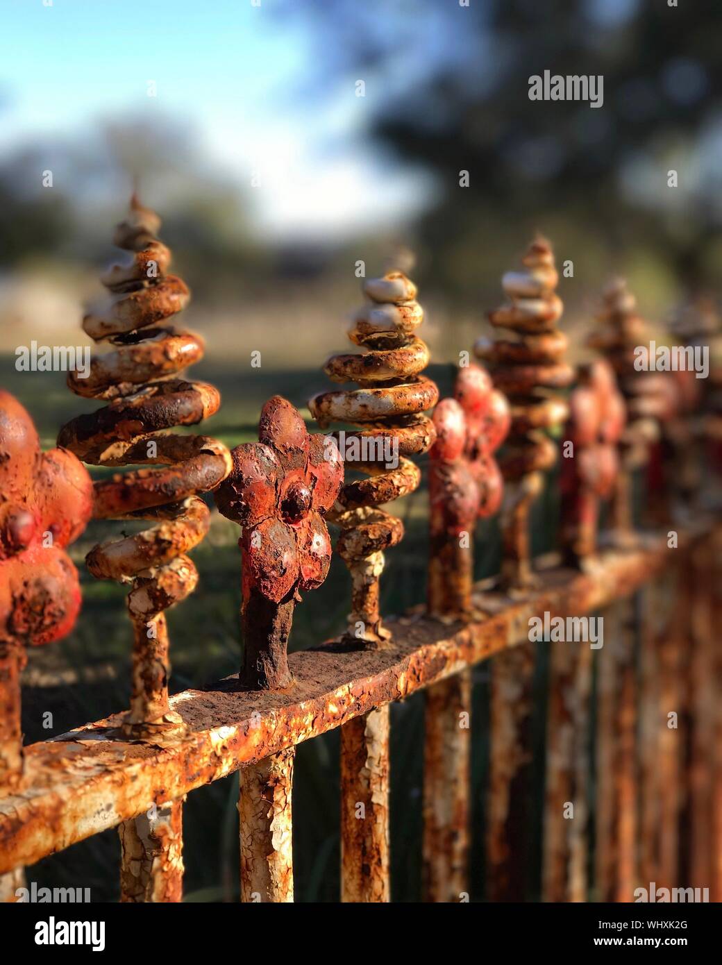Rusty metal fence hi-res stock photography and images - Alamy