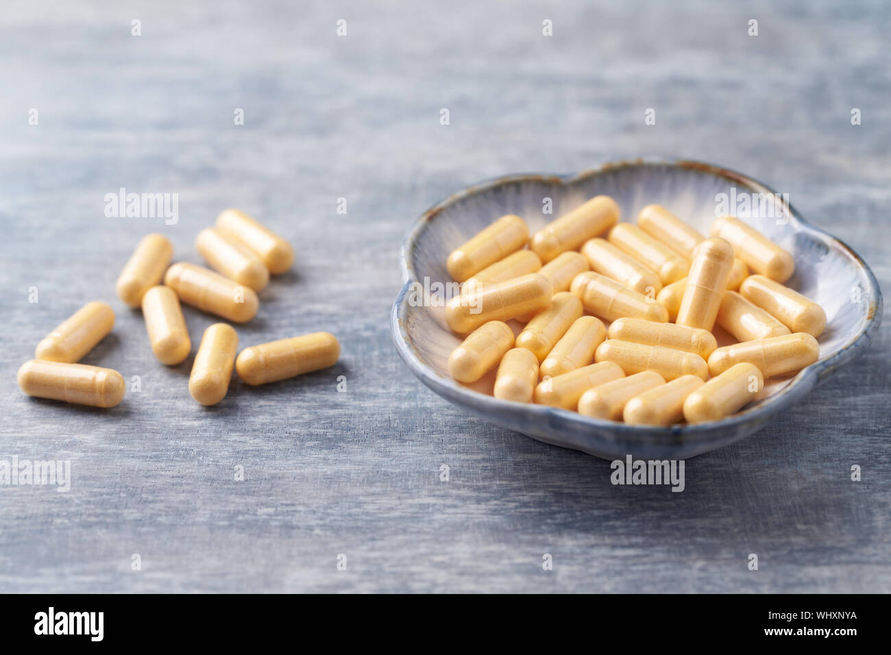 10 capsules hi-res stock photography and images - Alamy