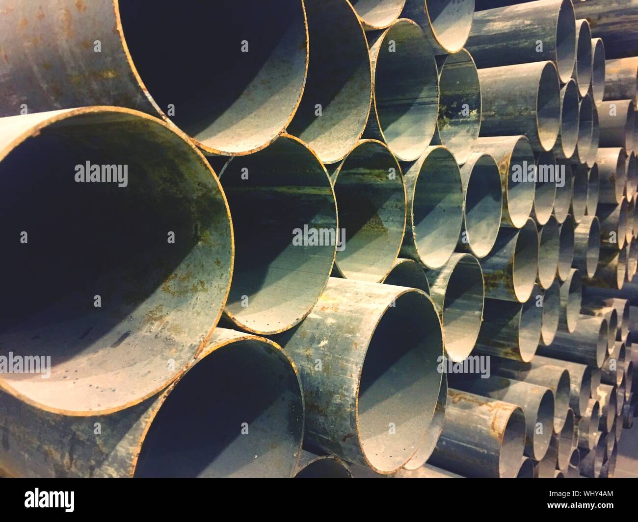Warehouse people pipes hi-res stock photography and images - Alamy