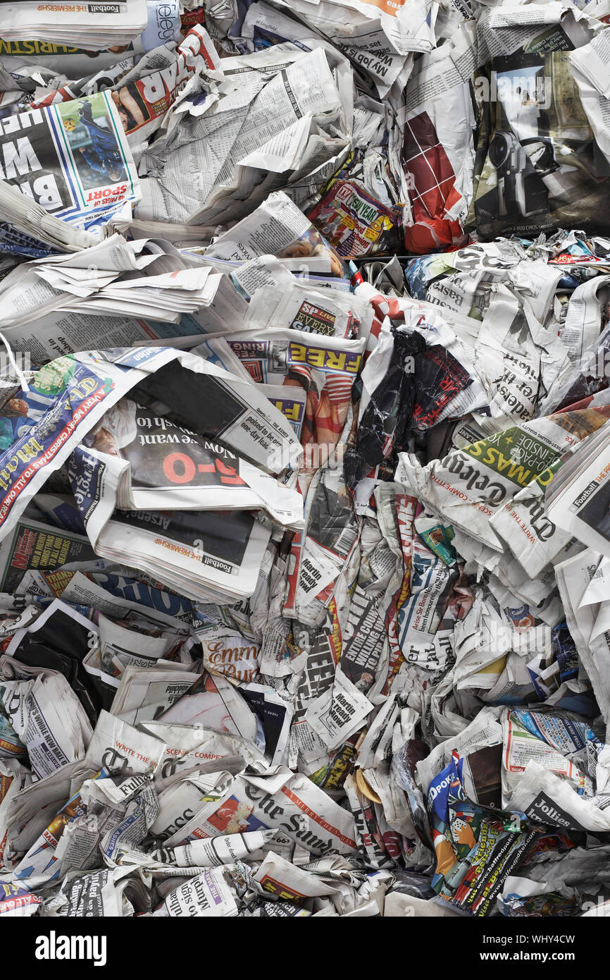 Crumpled newspapers hi-res stock photography and images - Alamy