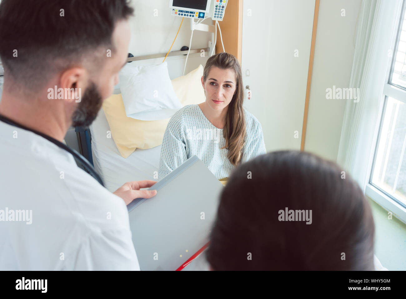 Ward round hospital hi-res stock photography and images - Alamy