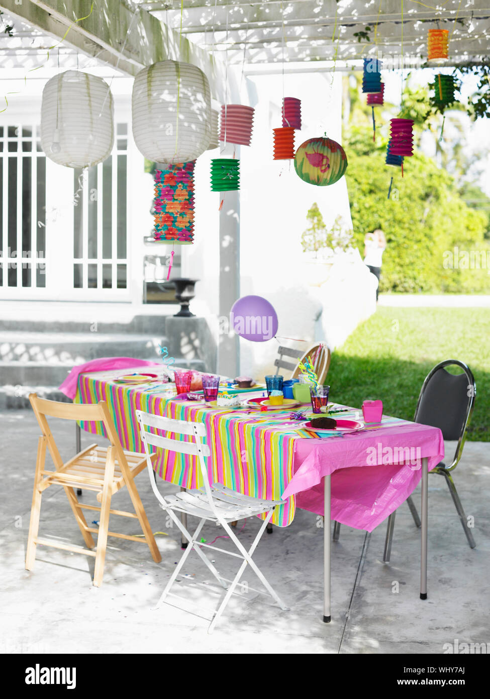 Messy house after party hi-res stock photography and images - Alamy