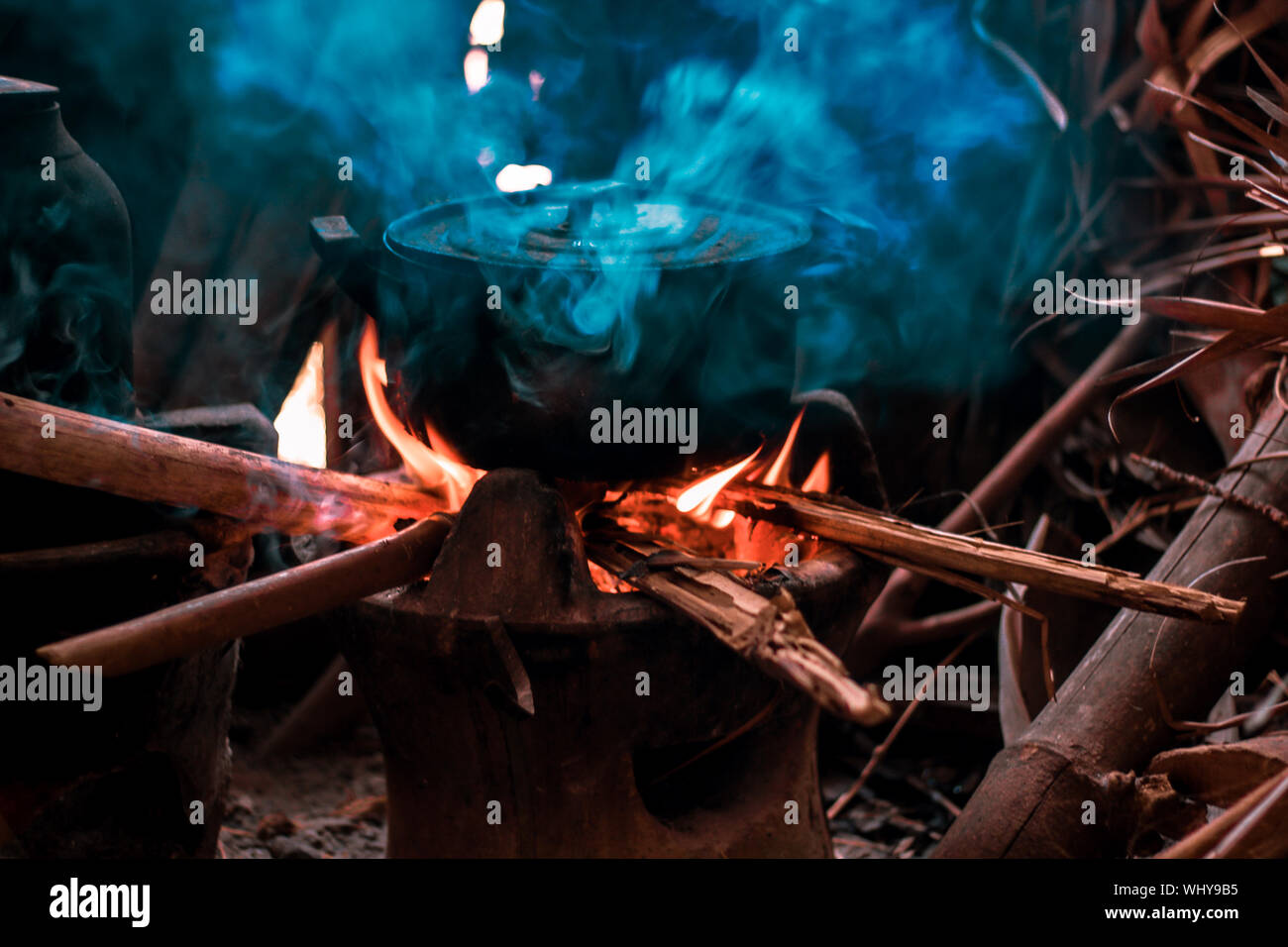 Firewood cooking hi-res stock photography and images - Alamy