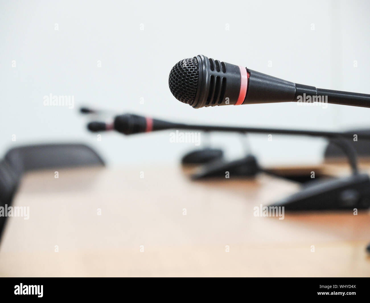 Black microphone on table stand hi-res stock photography and images - Alamy