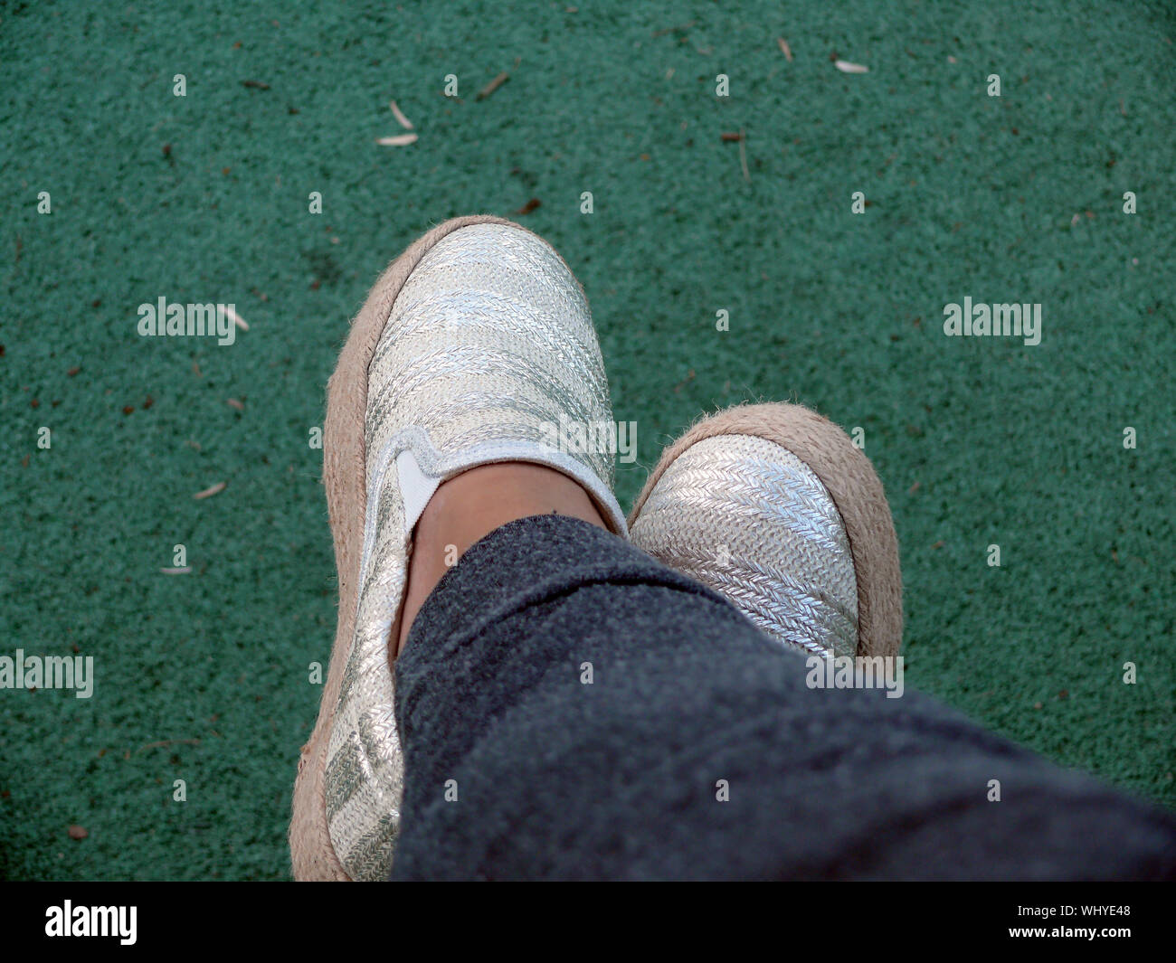 Green legs crossed hi-res stock photography and images - Alamy