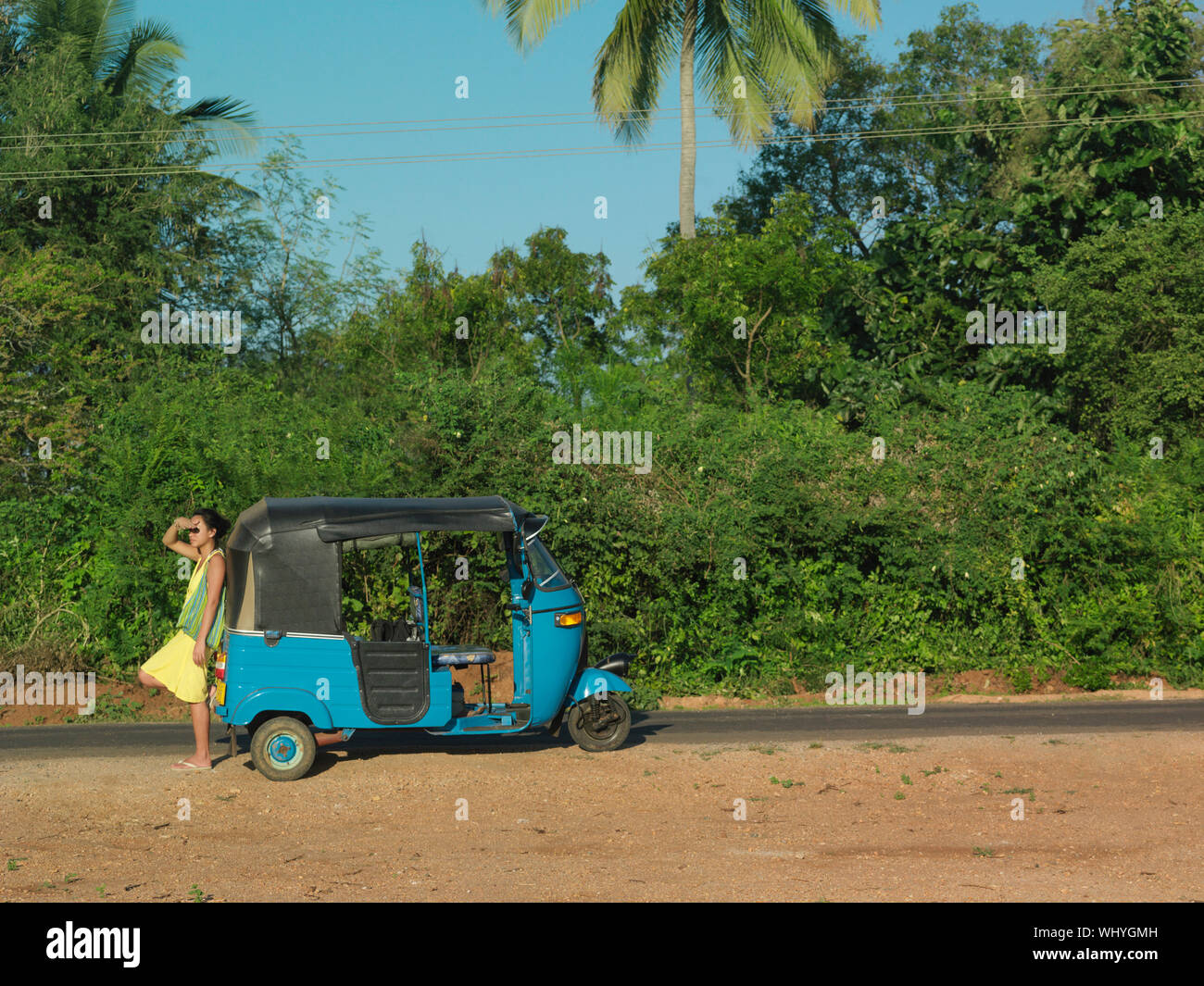 Abandoned auto rickshaw hi-res stock photography and images - Alamy