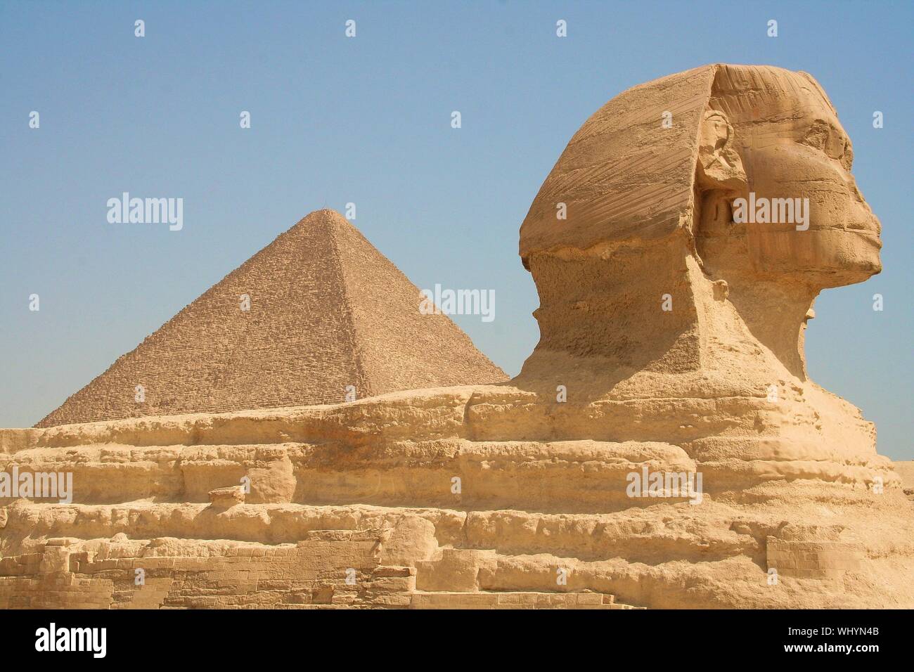 The great sphinx and pyramid hi-res stock photography and images - Alamy