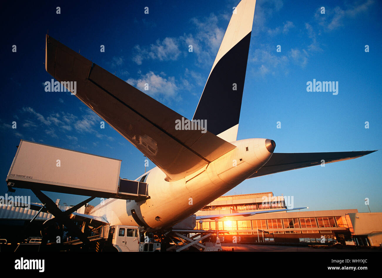 Airplane assembly building hi-res stock photography and images - Alamy