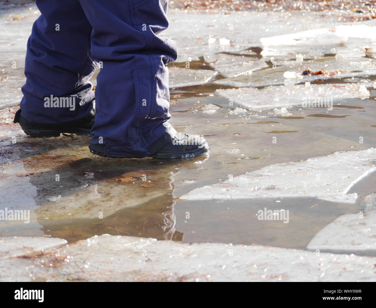 Person walking on ice hi-res stock photography and images - Alamy