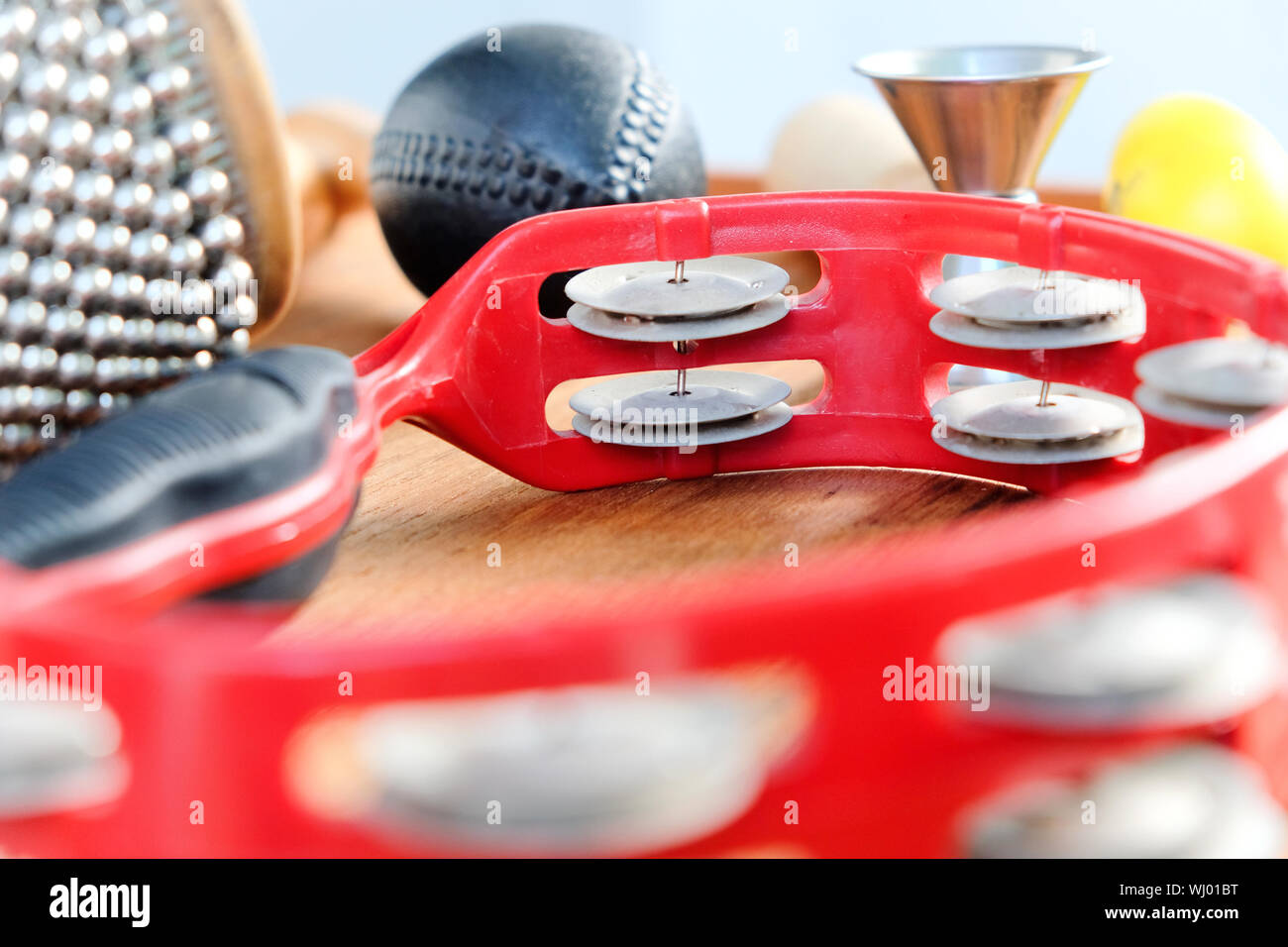 Instruments table hi-res stock photography and images - Alamy