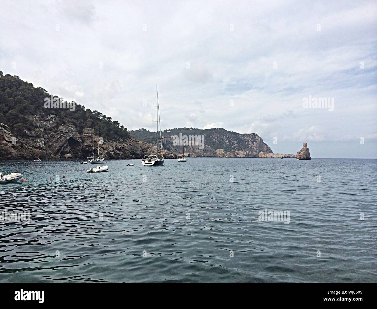 Vessels bay hi-res stock photography and images - Alamy