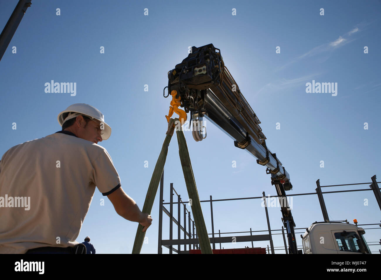 Unloading material hi-res stock photography and images - Alamy