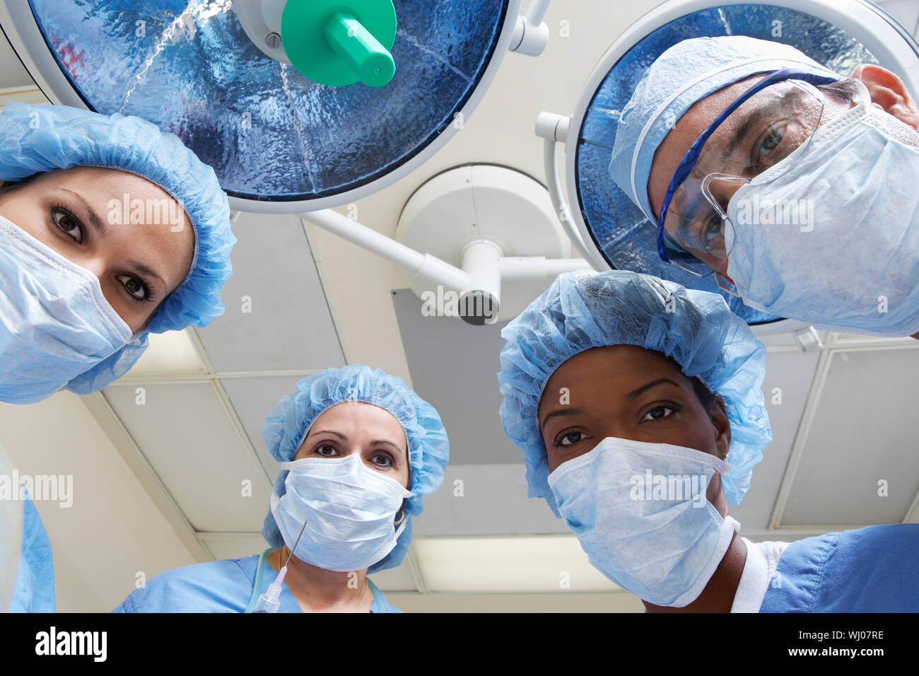 Man anaesthetic surgical hi-res stock photography and images - Alamy