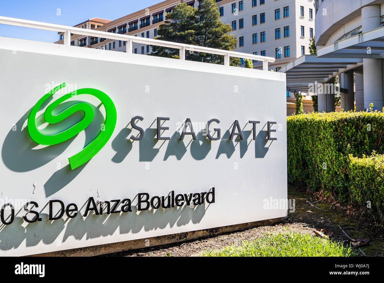 Seagate technology disk storage hi-res stock photography and images - Alamy