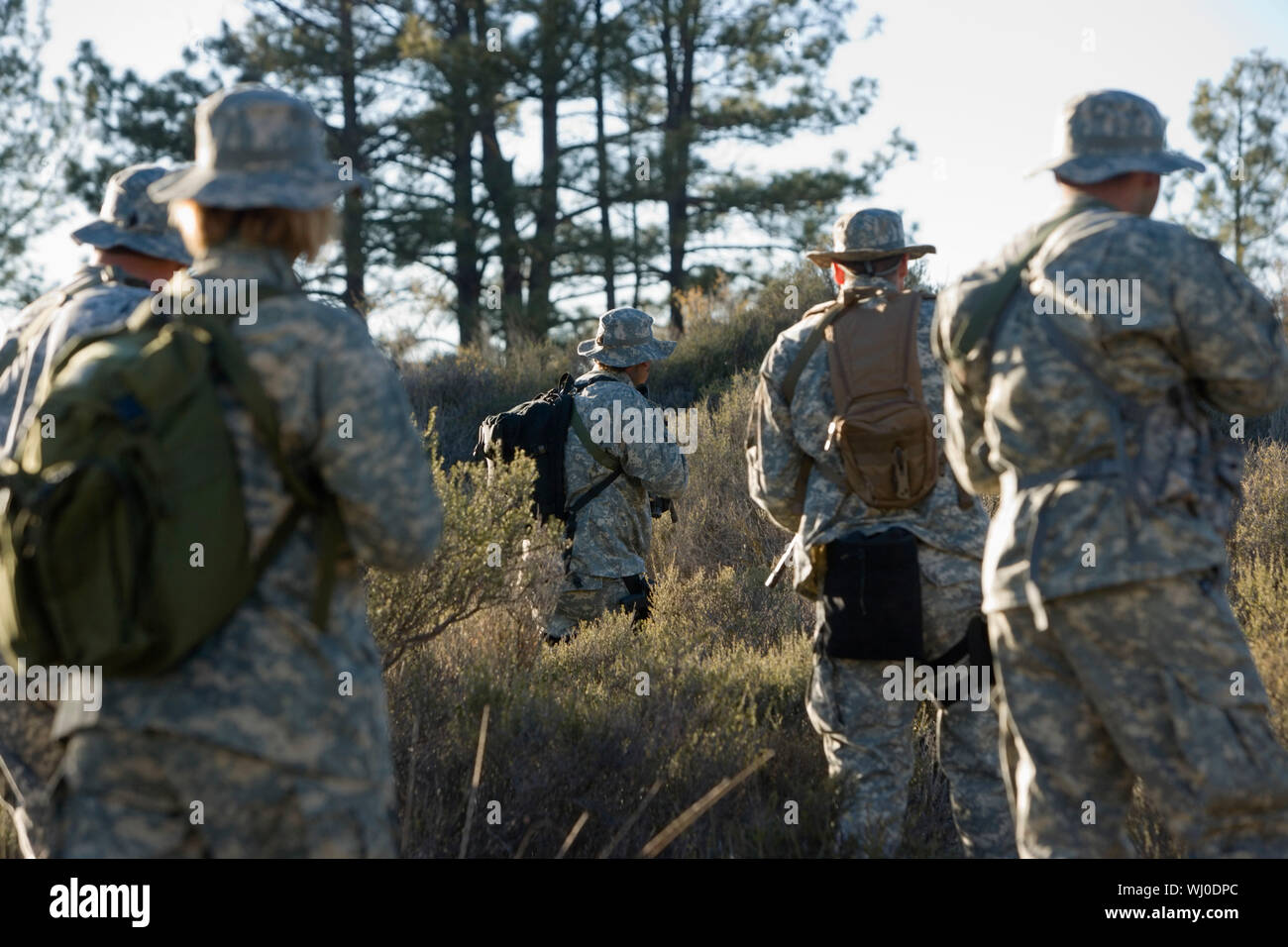Us army soldiers during training hi-res stock photography and images ...