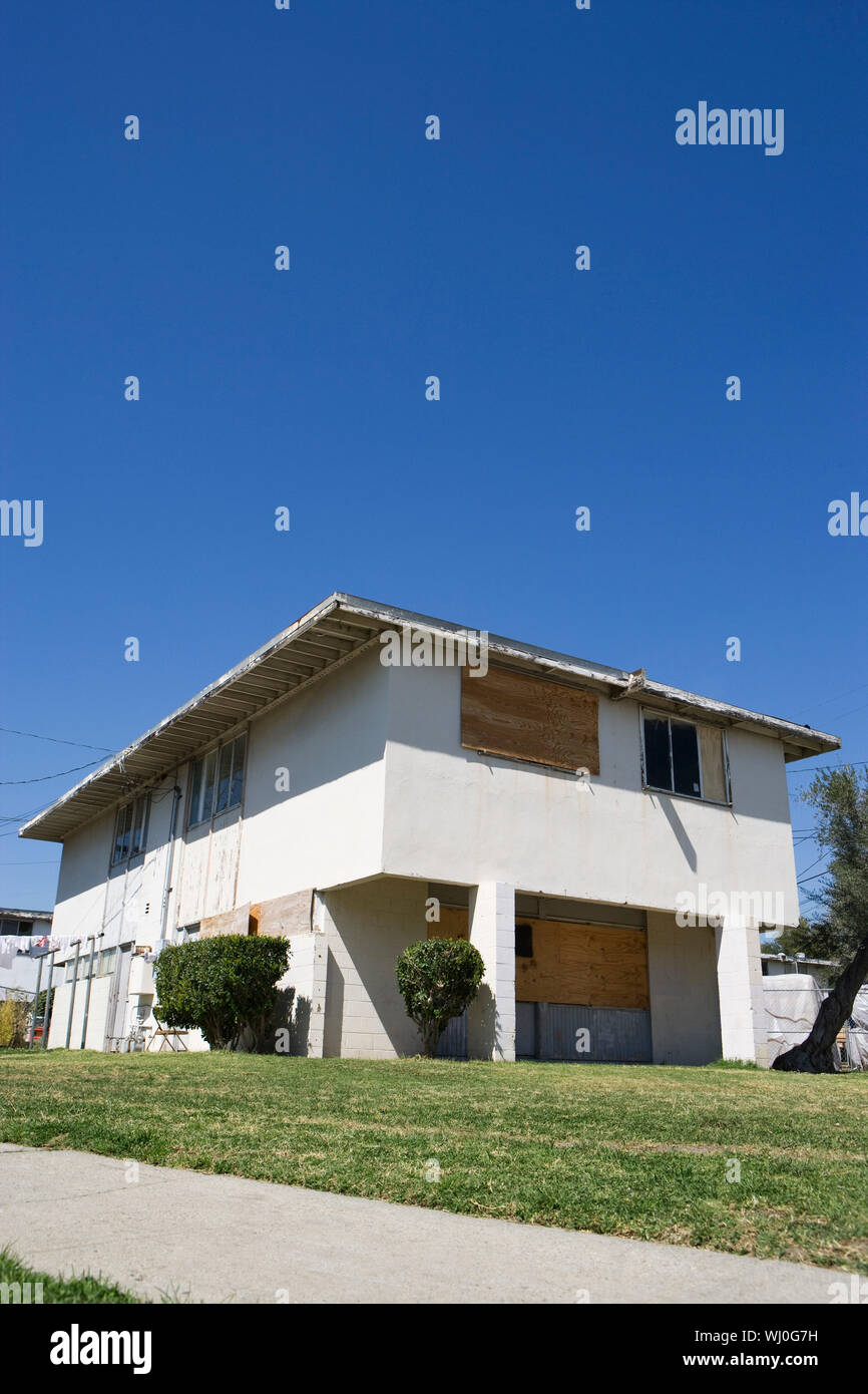 Boarded Up Building Stock Photo - Alamy