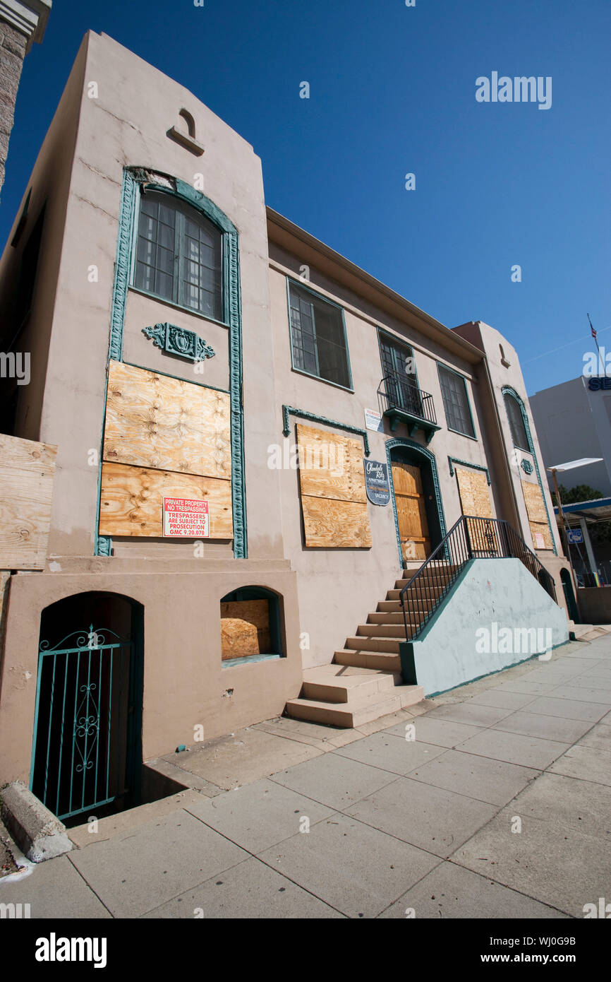 Boarded Up Apartment Building Stock Photo - Alamy