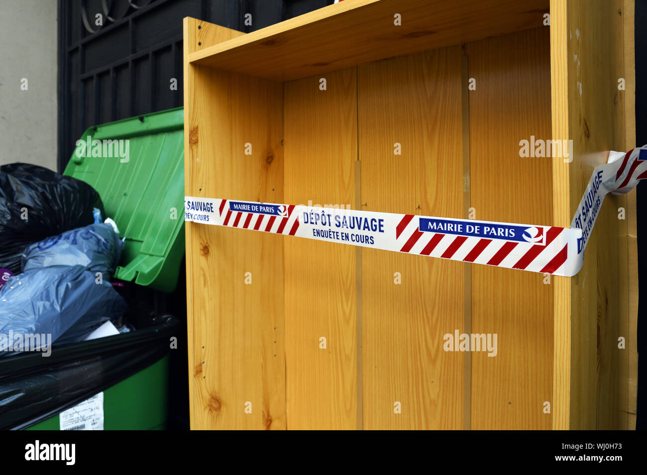 Waste disposal on the pavement - Paris - France Stock Photo - Alamy