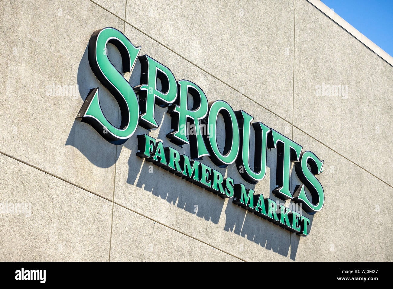 Sprouts farmers market logo hi-res stock photography and images - Alamy