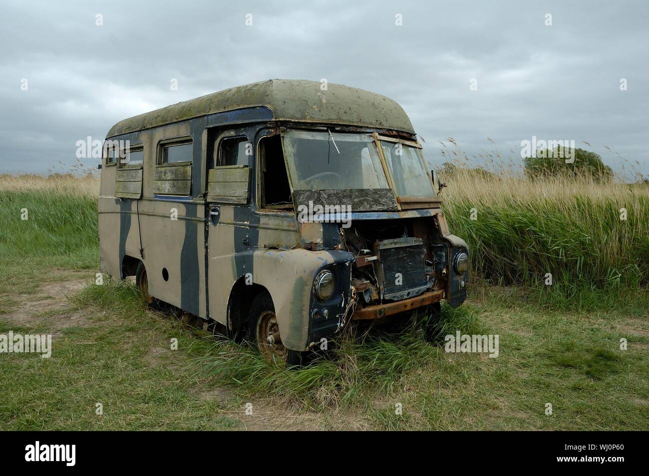 Abandoned van hi-res stock photography and images - Alamy