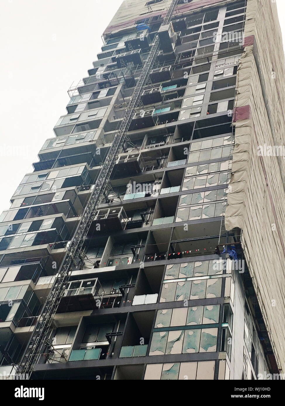 High rise bulding hi-res stock photography and images - Alamy