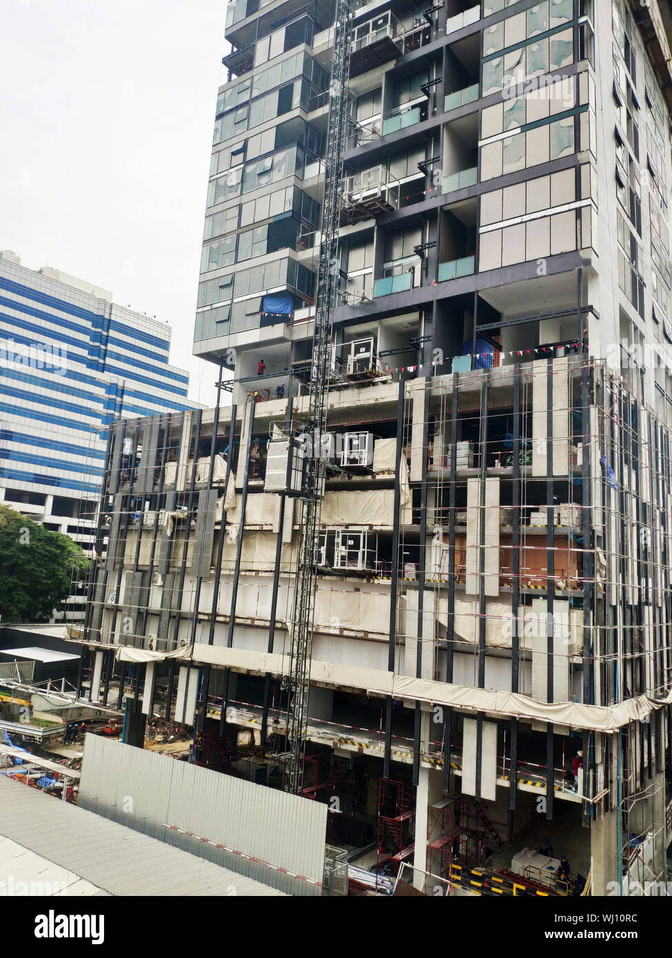 High rise bulding hi-res stock photography and images - Alamy