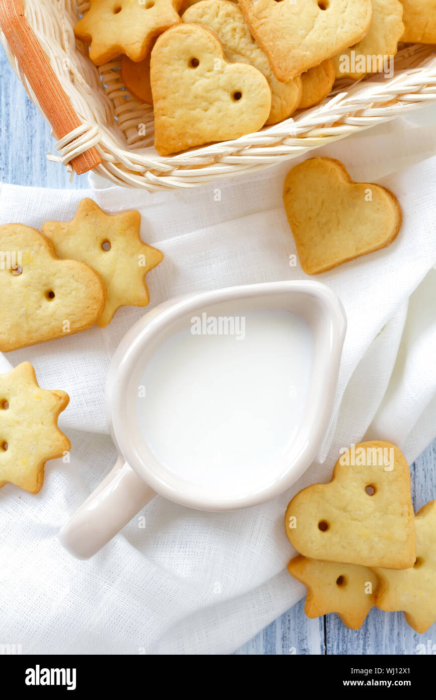 Milk and gingerbread Stock Photo - Alamy