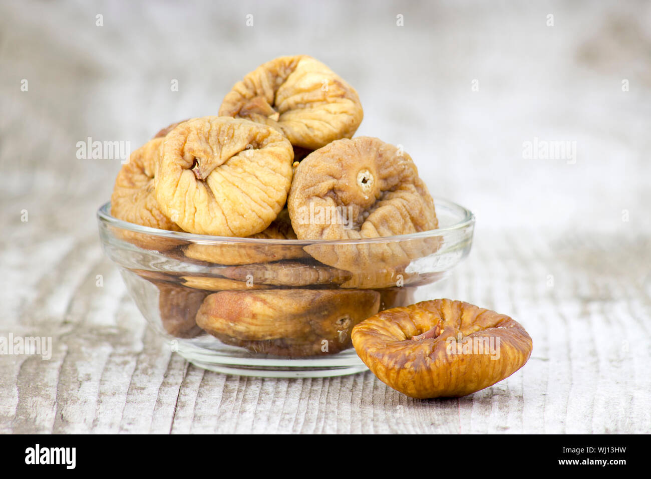 bowl full of dried figs Stock Photo - Alamy