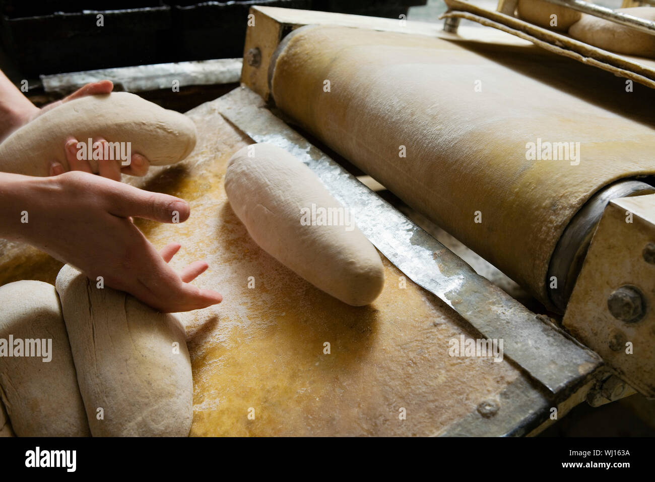 Commercial bread production hi-res stock photography and images - Alamy