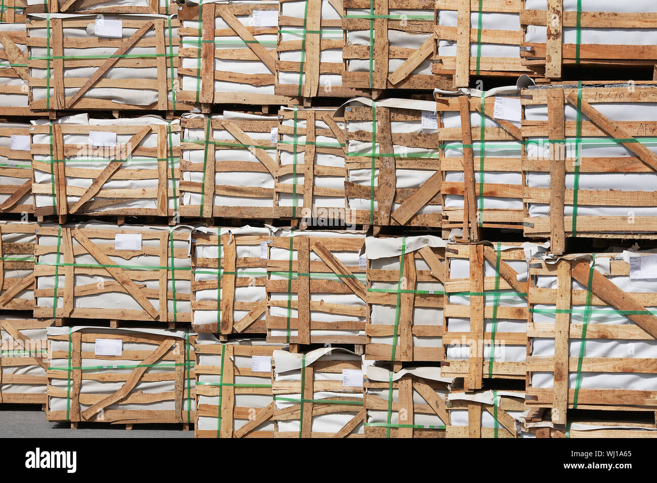 Crate building materials hi-res stock photography and images - Alamy