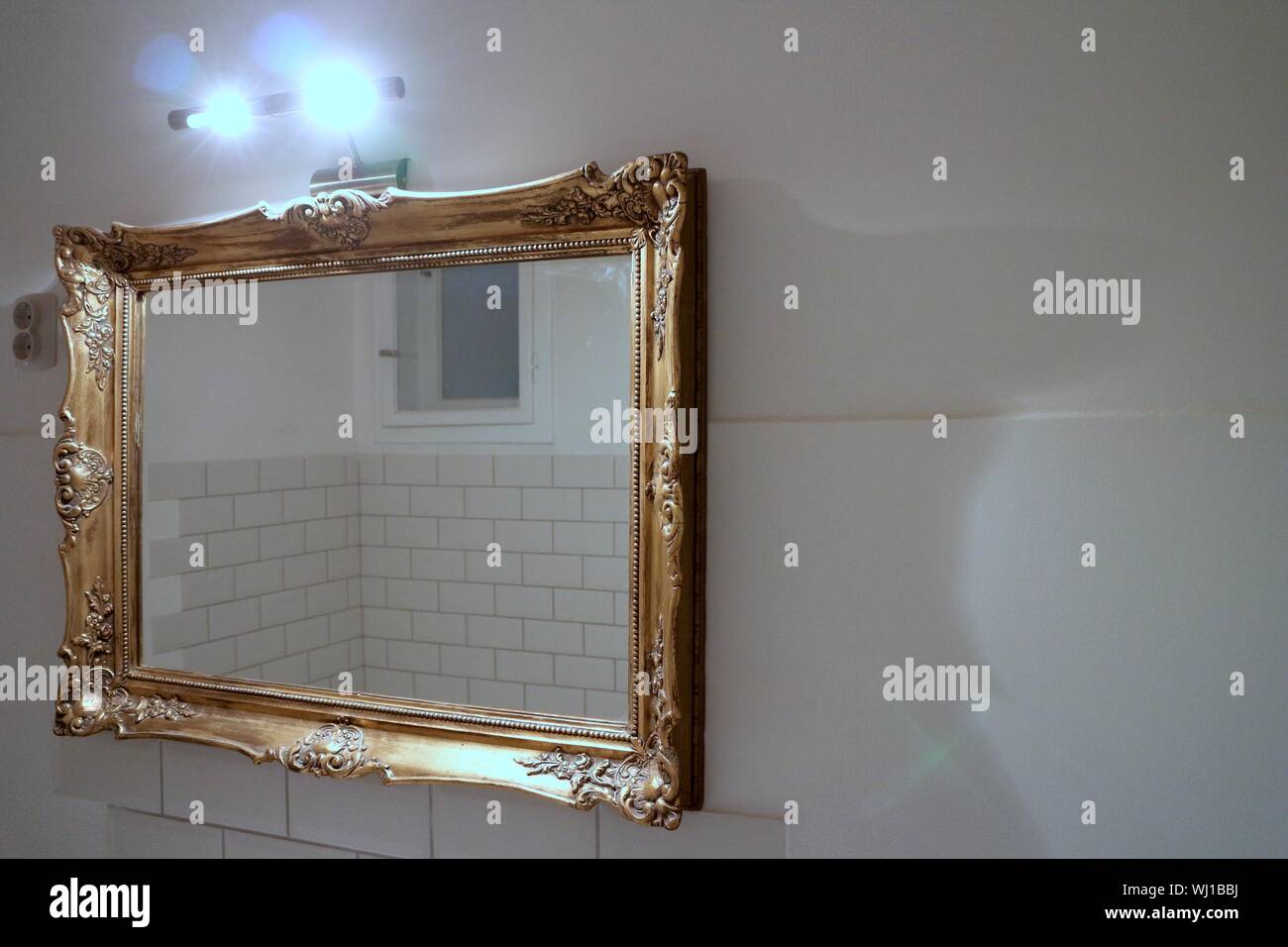 Reflection room hi-res stock photography and images - Alamy