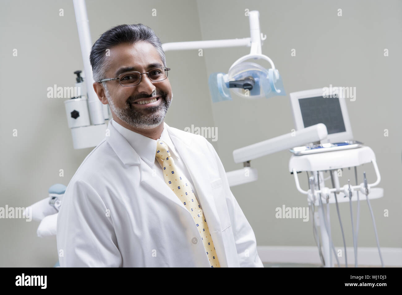Portrait of dentist Stock Photo - Alamy